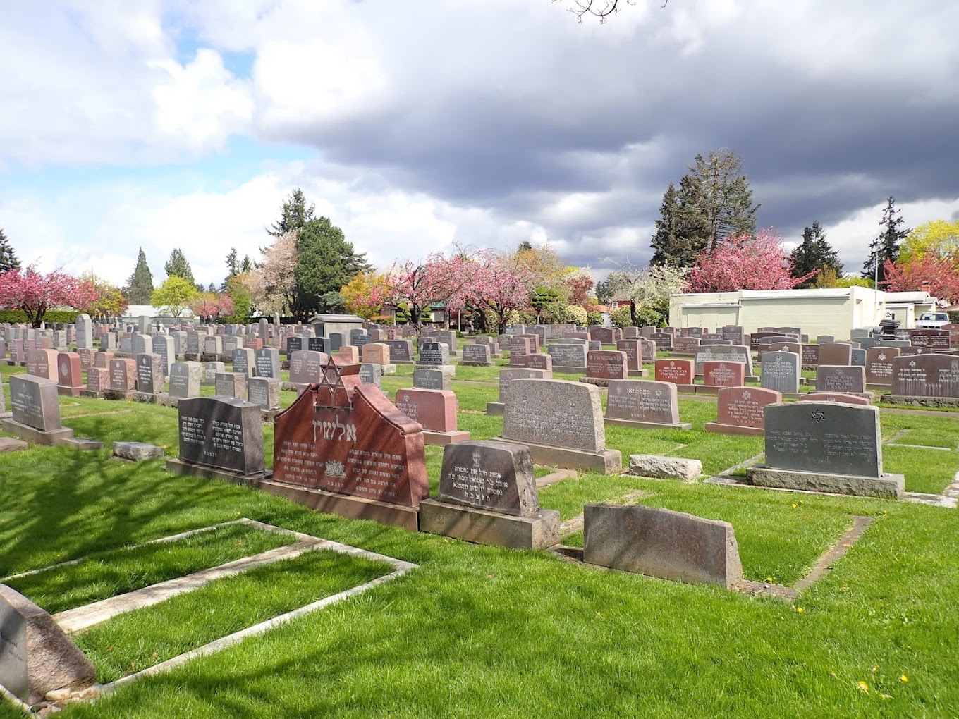 Cemetery – Congregation Shaarie Torah